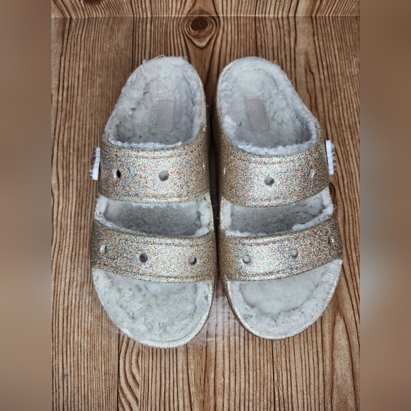 CROCS | Shoes | Crocs Cozy Gold Glitter Sandal Size 8 Womens 6 Mens ...